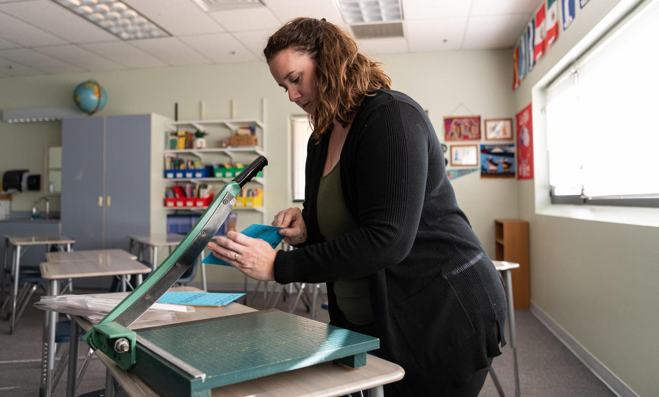 Despite last year’s lessons, Northwest schools scrambling to find staff ...