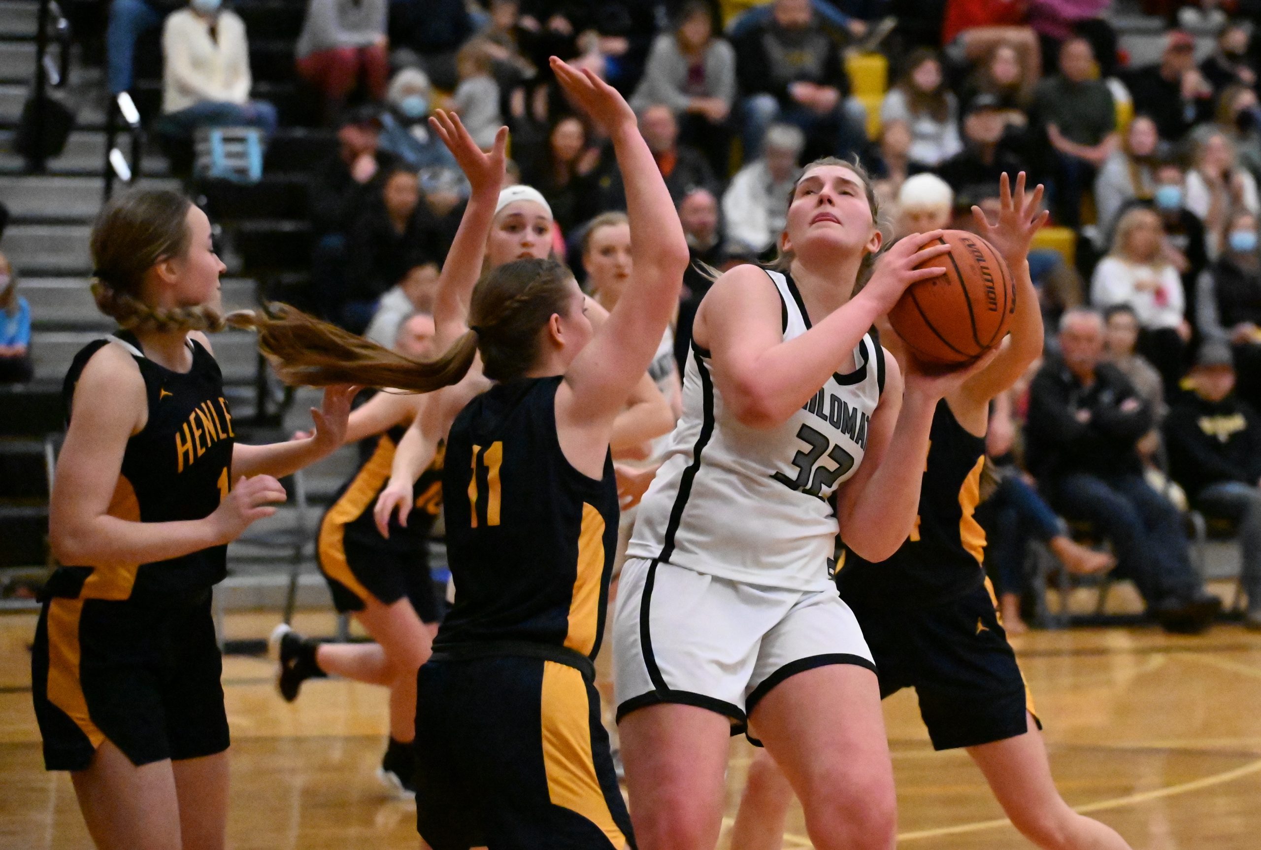 PHS basketball girls focus on new ways to score - Philomath News