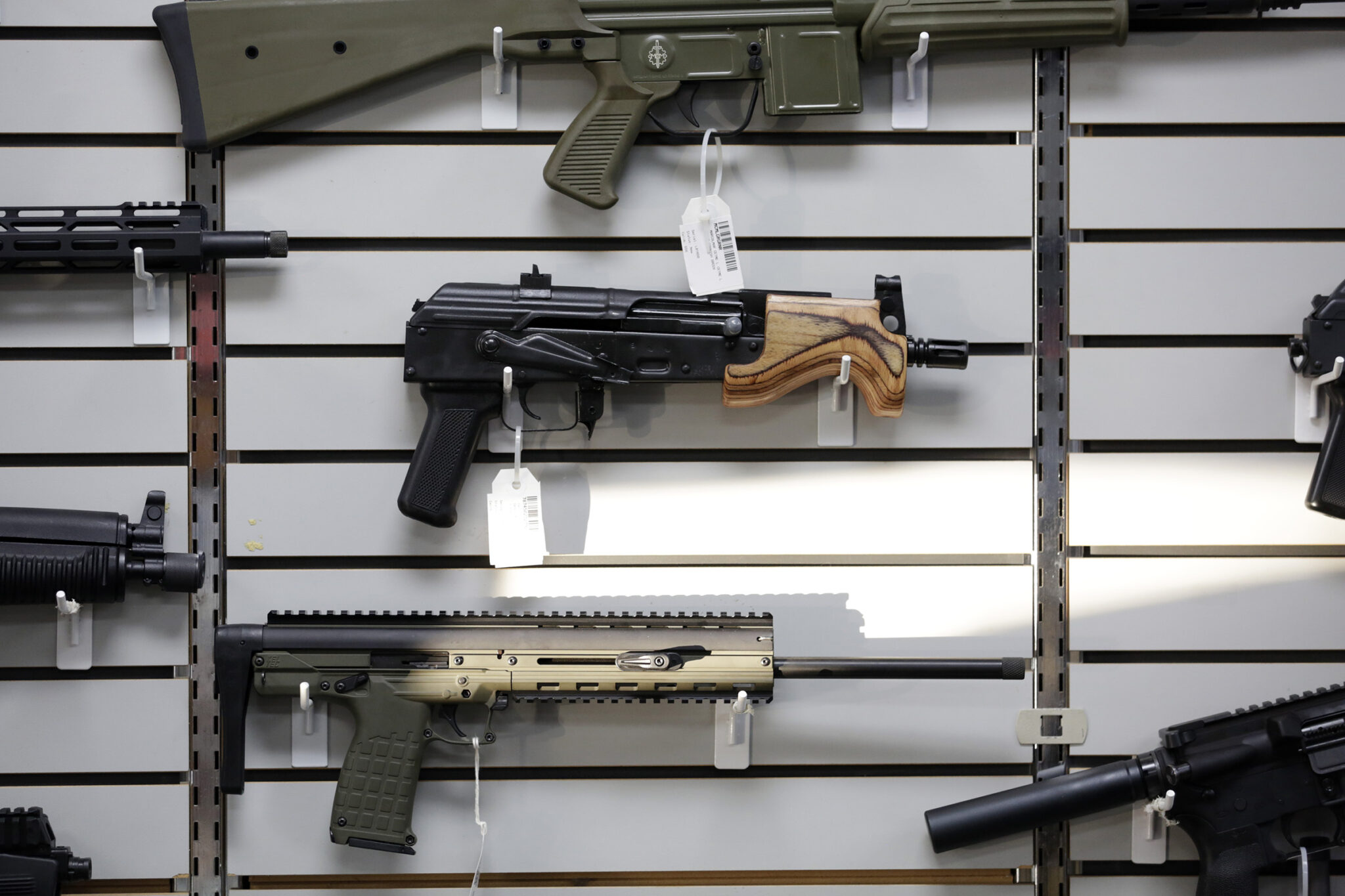 Oregon House passes divisive firearms bill that would reshape the state ...
